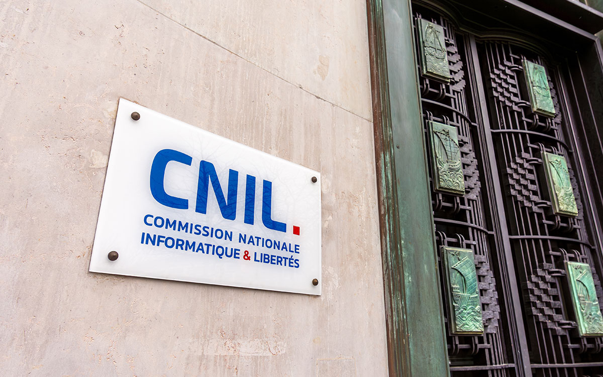 Régulation des technologies numériques : le plan 2025-2028 de la CNIL | vie-publique.fr